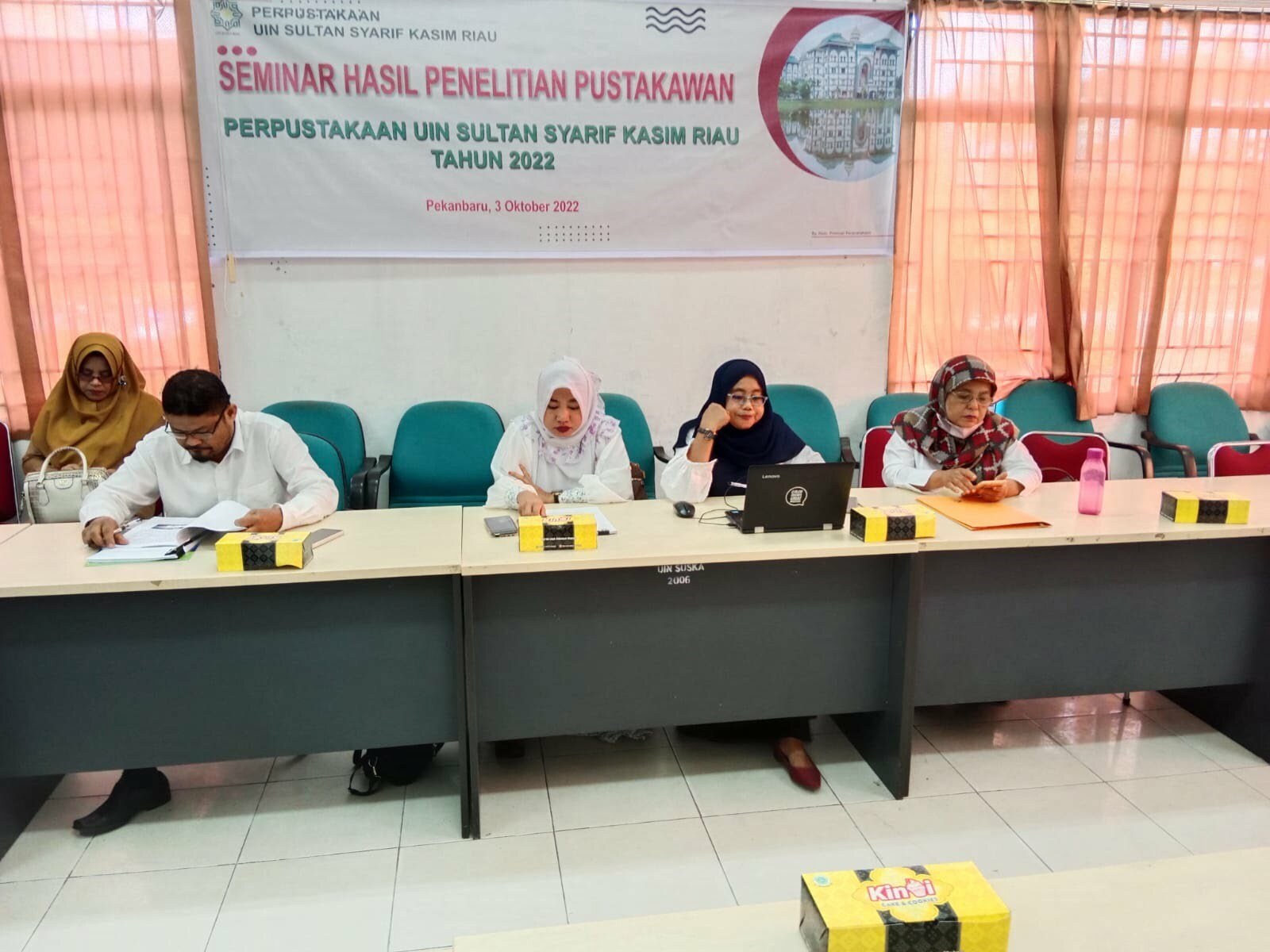 SEMINAR HASIL PENELITIAN PUSTAKAWAN – Perpustakaan UIN Suska Riau